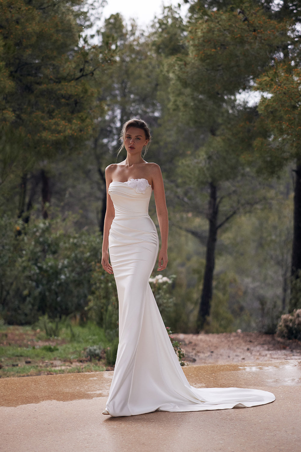 Feminine Mermaid Gown by Eva Lendel | Mermaid Gowns | Esposa